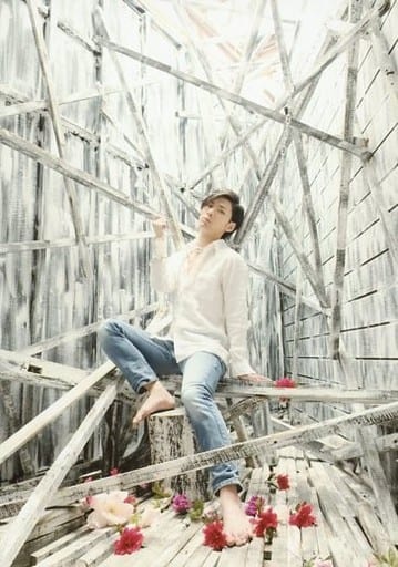 Official photo (male) / actor School 條拳 Taro / Whole Body / White Shirt ...