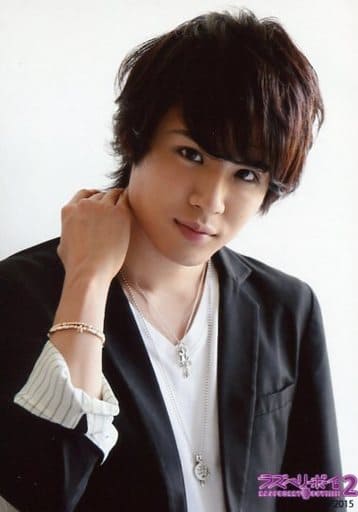 Yuta Higuchi / Bust Up / Costume Black / White / Right Wrist / Stage ...