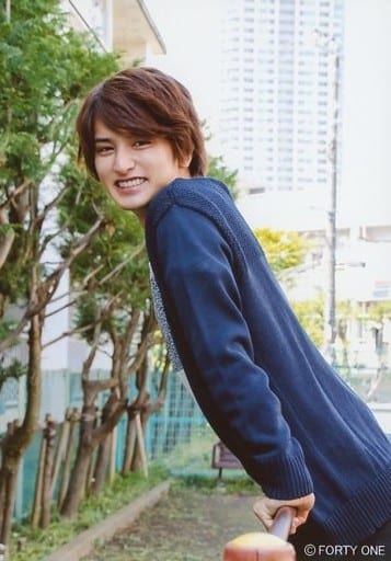 Toshiki Seto / Upper Body / Costume Blue / Body Left / Horizontal Bar ...