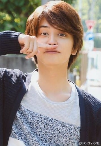 Toshiki Seto / Bust Up / Costume Black. White. Blue / Right Hand ...