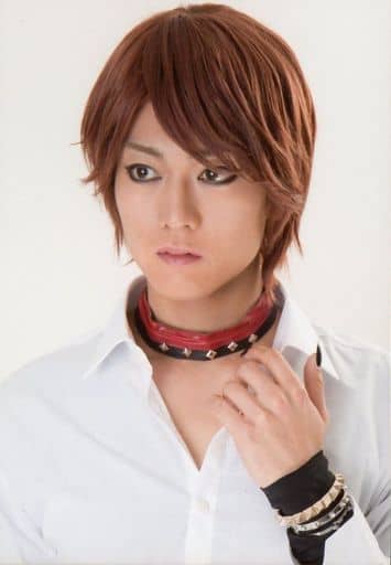 Official photo (male) / actor Keisuke Minami (Kurama) / Bust Up / Shirt ...