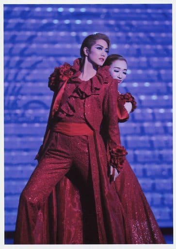 Official photo (female) / Takarazuka Revue (star group) / actress Takarazuka Revue (Star Troupe ...