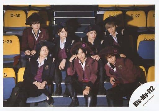Kis-My-Ft2 / Gather / Horizontal ・ Whole body (out of sight) ・ Sitting ...