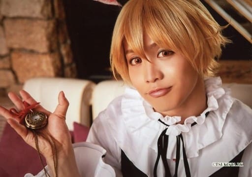 Official photo (male) / actor Ryu Kiyama (Shiwasu Kakeru) / Horizontal, Bust Up, Costume Blue ...