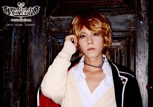 Yuya Asato (Shu Sakamaki) / Yokogata / Bust-up / Costume black and white / Right handed head ...