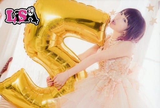 LiSA / Horizontal, Above the Knee, Costume Beige, 「 S 」 Holding Balloon ...