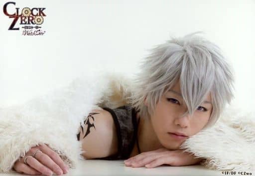 Official photo (male) / actor Kento Kitamura / Landscape / Bust up / Stomach down / Costume ...