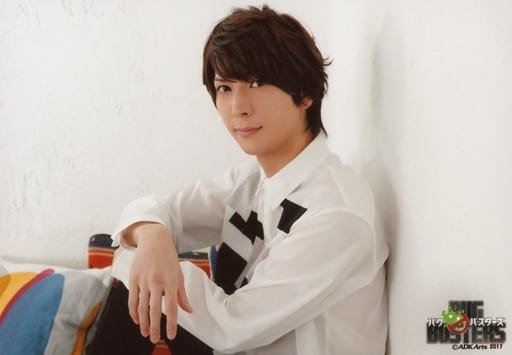 Hiroki Nakada / Horizontal Type / Upper Body / Costume Black and White / Both Arms Bent / Right ...