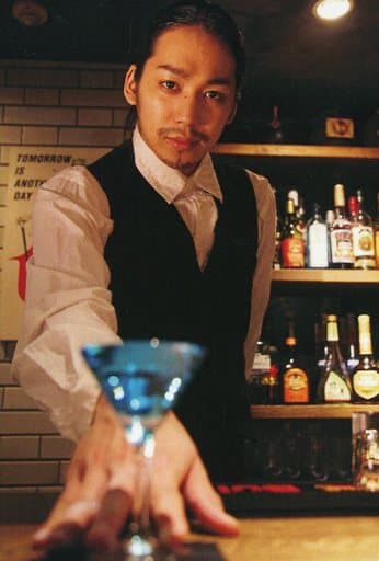 Official photo (male) / actor Ryuko Isogai / Above the Knee / Black and ...
