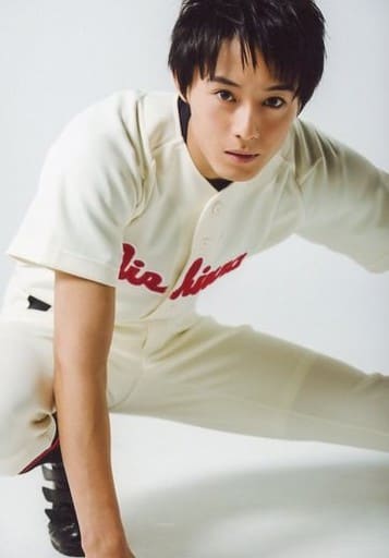 Official photo (male) / actor Hiroki Ino (Takashi Abe) / Whole-body ...
