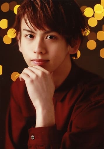 Official photo (male) / actor Ryutarou Akimoto / Bust Up / Costume Red ...