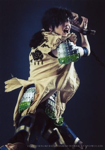 Official photo (male) / actor Yuichi Ito (Kanbei KURODA) / Above-the-Knees, Costume Brown, Right ...