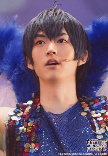 Masanari Wada (Karamatsu) / Live Photo / Bust Up / Costume Blue / Wings / Face Up / Mouth Open ...