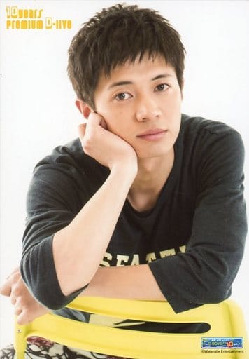 Official photo (Male) / Actor / D-BOYS D-BOYS / Masato Wada / Upper body / Costume Black / Right ...