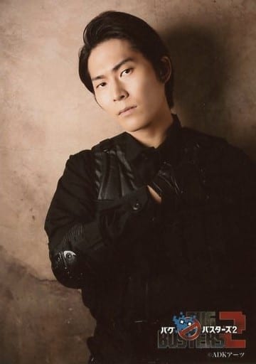 Official photo (male) / actor Taisuke MARUYAMA (Ryu SAKANOUE) / Upper Body / Costume Black ...