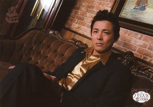 Official photo (male) / actor Moriyama Eiji / Horizontal, Above the Knees, Costume Black, Gold ...