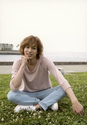 Taishi Sugie / Whole Body / Costume Pink / Light Blue / Sitting / Hu-za ...