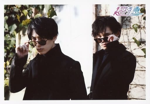 Super Express / Yusuke Fukuda, Kai Ogasawara / Horizontal, Upper Body ...