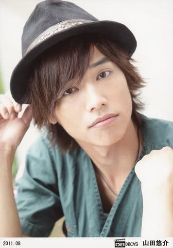 Official photo (Male) / Actor / D-BOYS D-BOYS / Yusuke Yamada / Bust Up, Costume Green, Hat ...