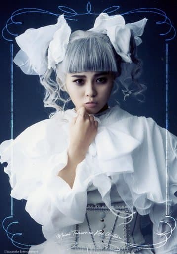 Official photo (female) / actress Meimi Tamura / Upper Body / White ...