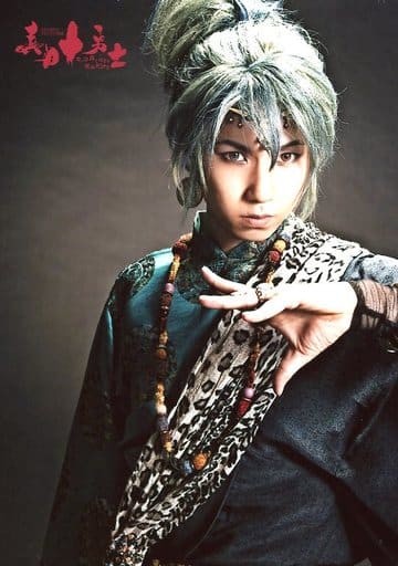 Official photo (male) / actor Kosuke Kuwano (Jinpachi Nezu) / Upper ...