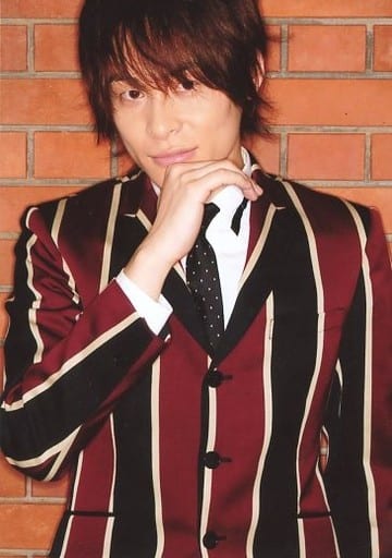 Yuki Fujiwara / Upper Body / Costume Red / Black / White / Necktie ...