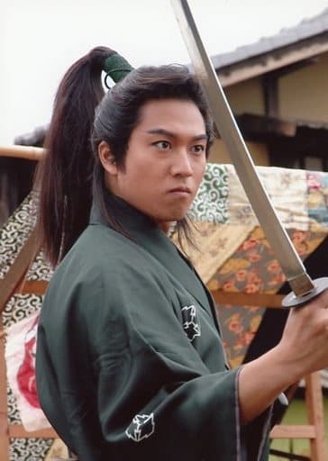 Official photo (male) / actor Yuki Ito / Upper Body / Black Costume ...