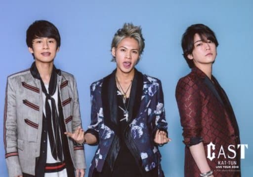 Official photo (Johnny's) / idol / KAT-TUN KAT TUN / Group (3 persons) / Horizontal, upper body ...