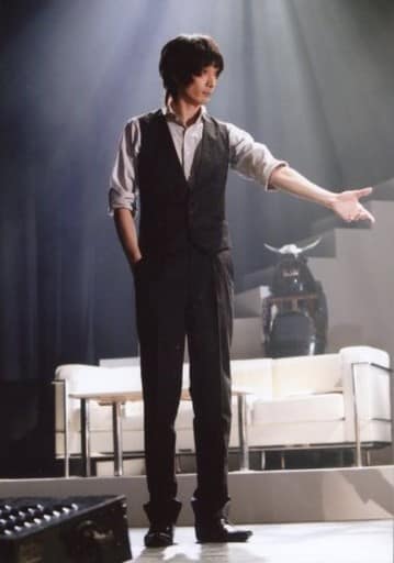 Mitsu Murata (Kento) / Live Photo / Whole Body / Costume Black / White / Right Hand Pocket ...