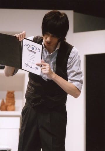 Mitsu Murata (Kento) / Live Photo / Above the Knee / Black / White / Both Hands Menu / the left ...