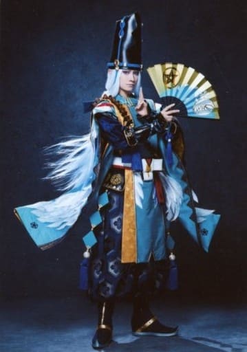 Official photo (male) / actor Shinji Rachi (Seimei) / Whole-body ...