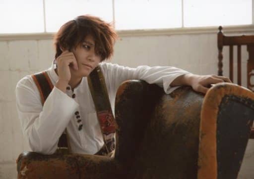 Official photo (male) / actor Mark Ishii (Chair Craftsman) / Horizontal ...