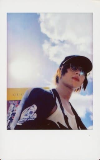 Official photo (male) / actor Keisuke Ueda / Bust Up / Costume Black ...