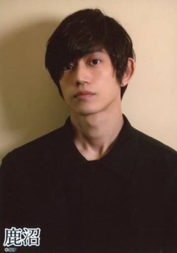 Official photo (male) / actor Kensuke Takahashi / Bust Up / Costume Black / Both Hands Down ...