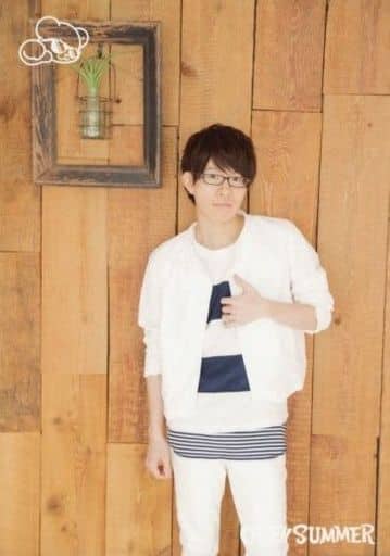 Official photo (male) / Voice actor Toshiyuki Toyonaga / Kneecap, White Costume, Lower Right ...