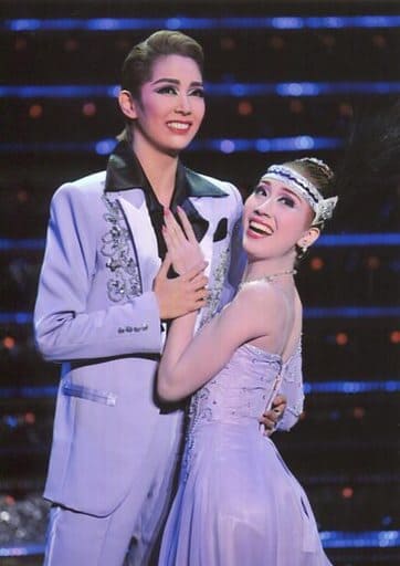 Official photo (female) / Takarazuka Revue (star group) / actress Takarazuka Revue (Star Troupe ...