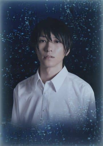Official photo (male) / actor Hiroki Suzuki (I) / Upper body, Costume white, Shirt, Both hands ...