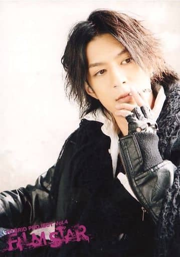 Official photo (male) / actor Hiroya Matsumoto / Upper Body / Costume ...