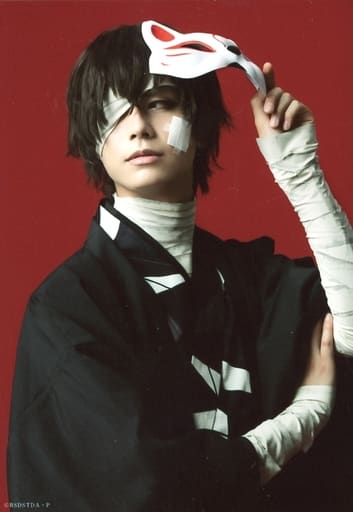 Official photo (male) / actor Hideya Tawada (Osamu Dazai) : Upper body ...