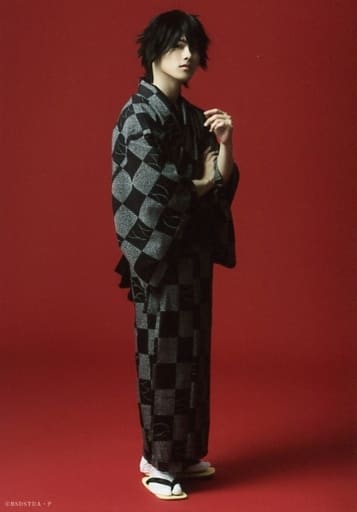 Ryoki Nagae (Edogawa Rampo) / Whole-body / Kimono / Facing right ...