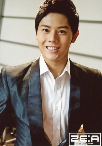 Official photo (Male) / idol / ZE : A ZE : A / Kim Dong-jun / Upper ...