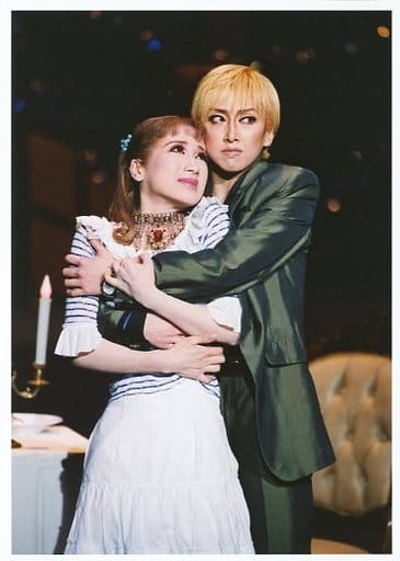 Takarazuka Revue (Moon Group) / Jun Shibuki / Live Photo / Kneecap ...