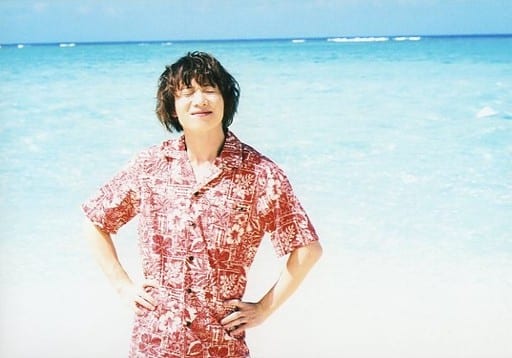 Official photo (male) / actor Keisuke Ueda / Horizontal / Upper Body ...