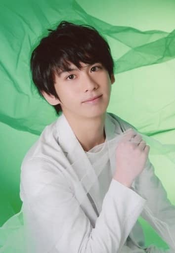 Ryutarou Akimoto / Upper Body / White Costume / Right Hand Up / Body ...