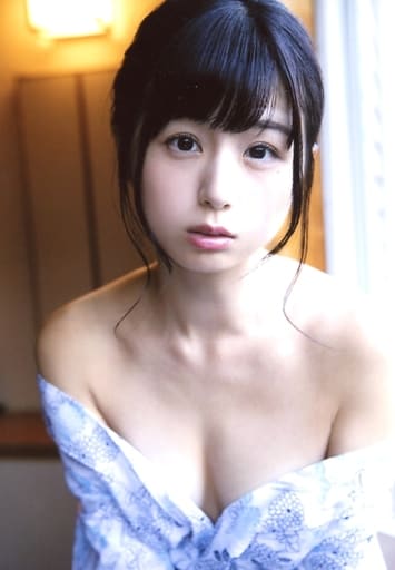 Official photo (female) / Gravure idol Kuriemi / Bust Up / Costume Water / Color White Purple ...