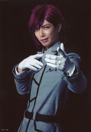 Yusuke Seto (Patrick Cola Sour) / Upper Body / Costume Grey / the left ...