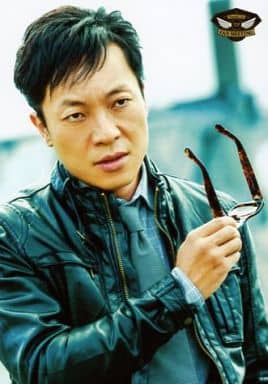 Official photo (male) / actor Takuma Otoo / Upper body / Clothes black ...