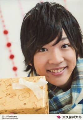 Official photo (male) / actor D2 / Shotaro Okubo / Face up / Stole Check Pattern / Present ...