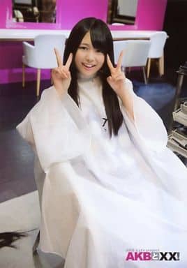 Official photo (AKB48, SKE48) / idol / SKE48 Ruka Kitano / Whole-body, white, cape, both hands ...