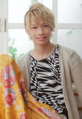 Official photo (male) / actor Junya Ikeda (Todo Heisuke) / Upper Body ...
